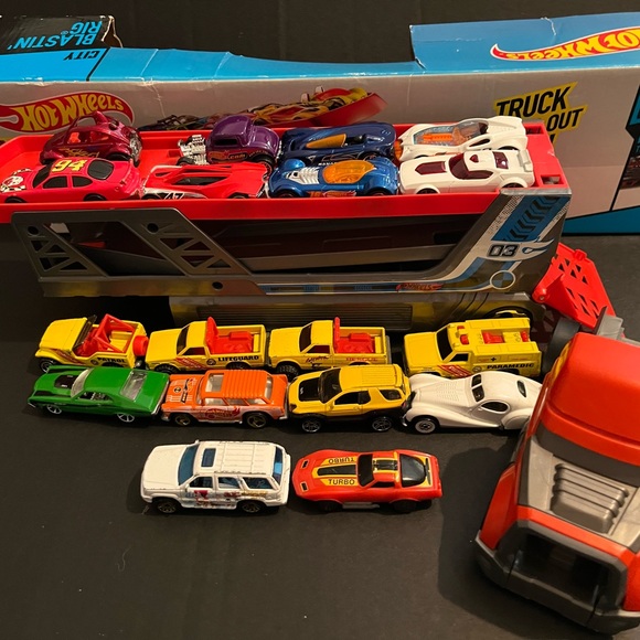 Hot Wheels | Toys | Hot Wheels Toy Hauler Lot Red Semi City Blastin Rig ...